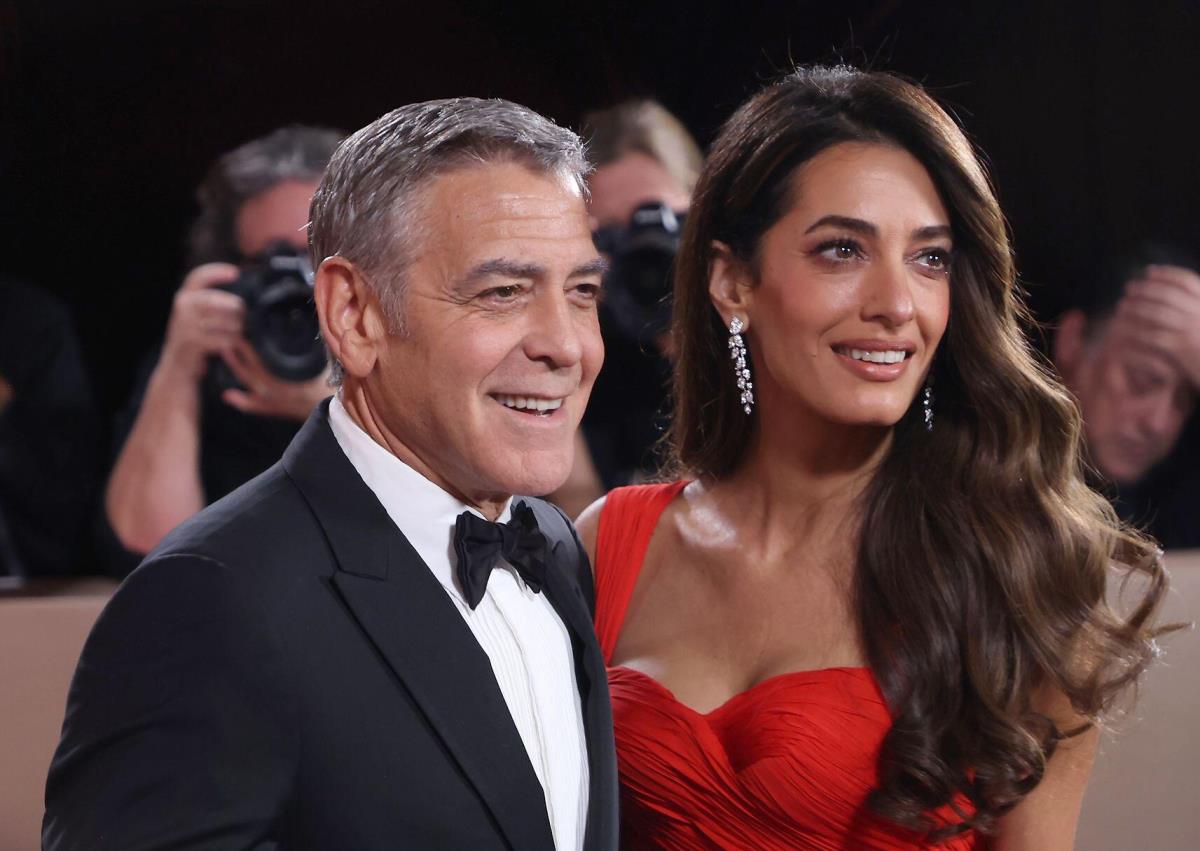 Amal Kluni posle 11 godina došla na Zlatni globus i svi pričaju o ...