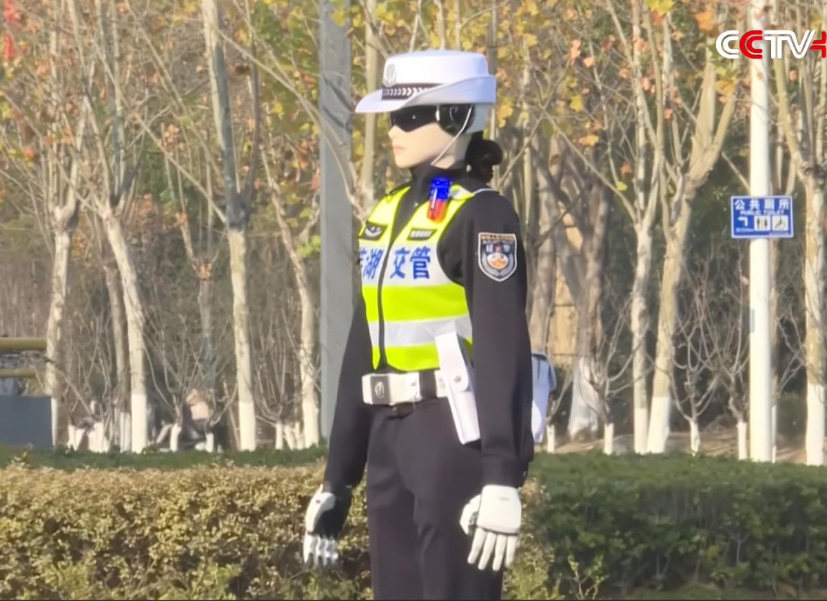 Robot saobraćajac menja saobraćaj u Kini | Kurir