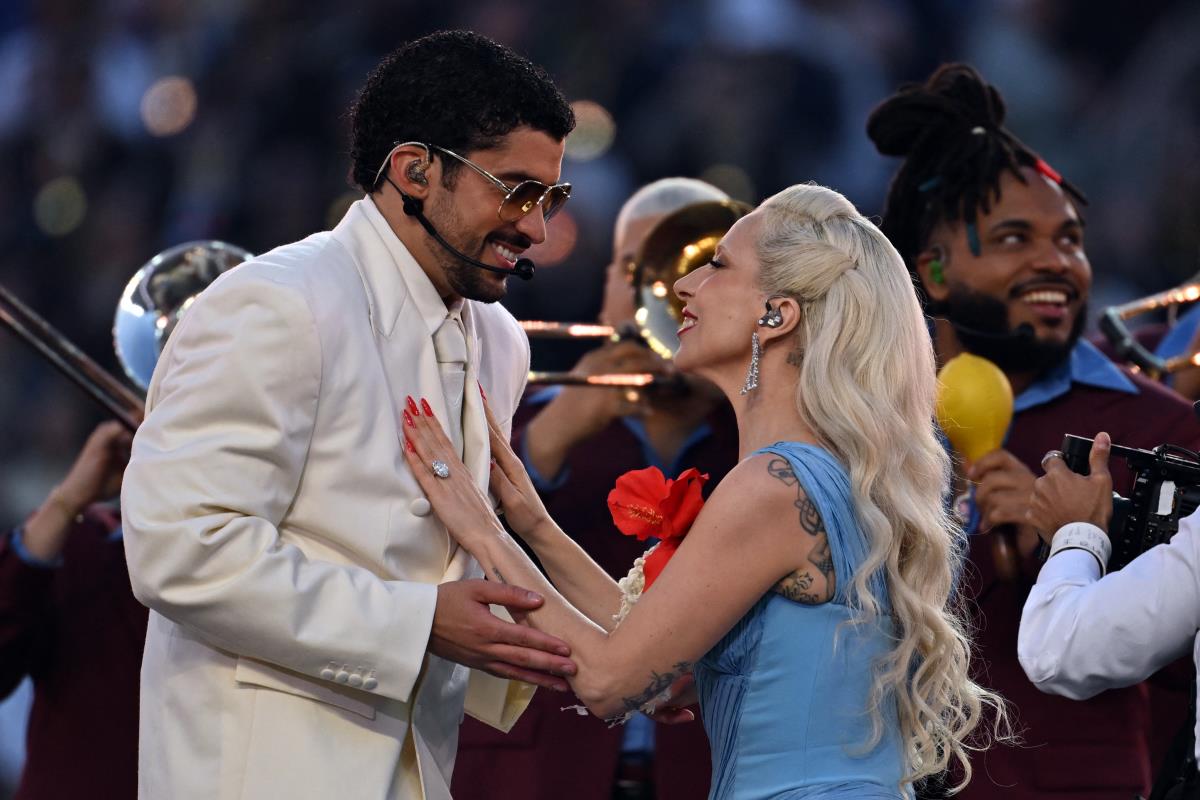 Bed Bani, Lejdi Gaga i Riki Martin na Superboulu 2026 | Kurir