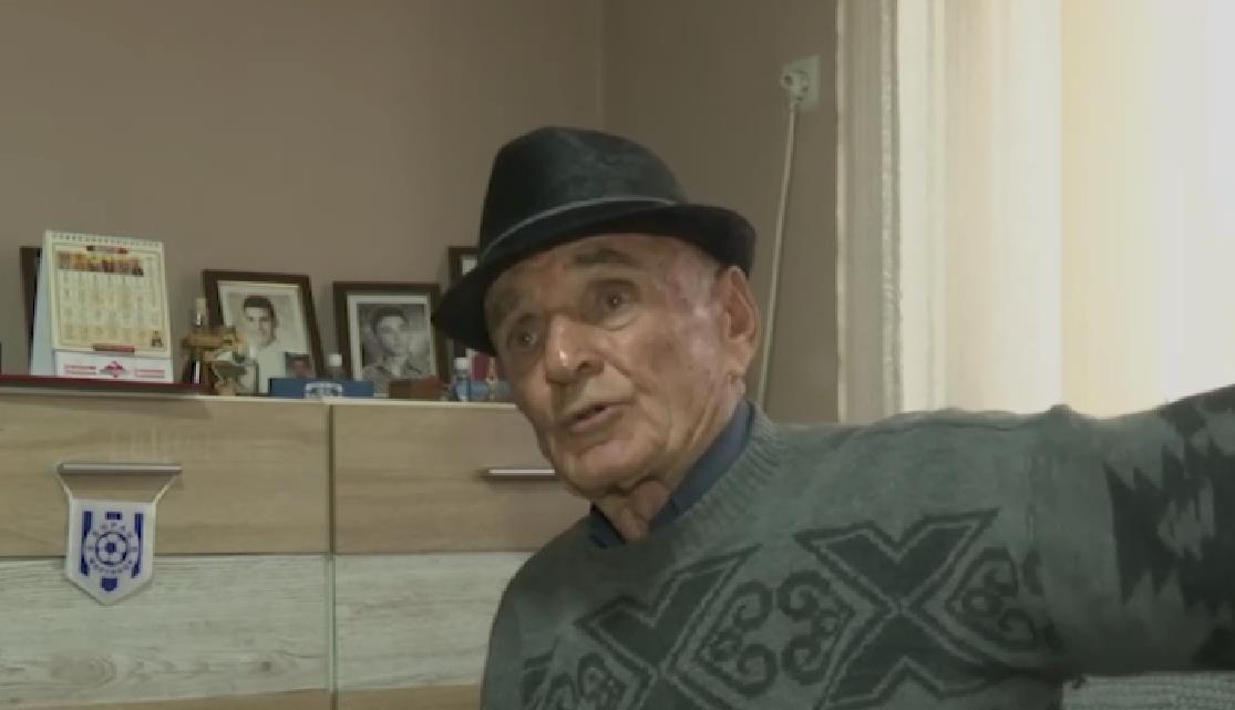 Deda Rada iz Sremskog sela Martinci: Pesnik, muzičar i učitelj nemačkog ...