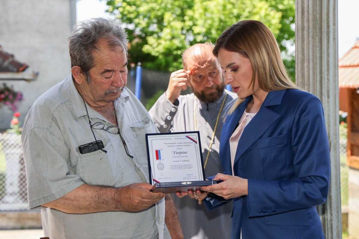 Đurđević Stamenkovski uručila Boračku spomenicu porodici poginulog ...