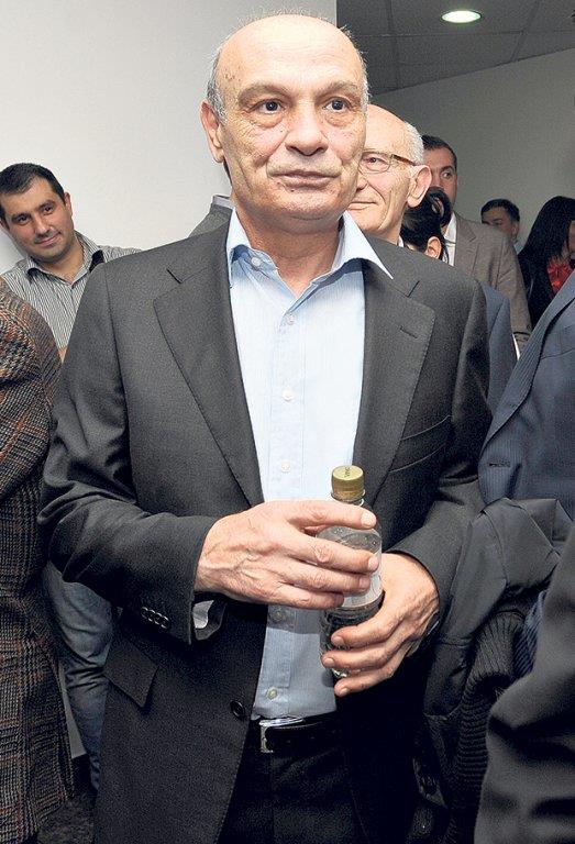 AMBASADOR: Milan Bačević otišao u Kinu po deset hiljada milijardi | Kurir