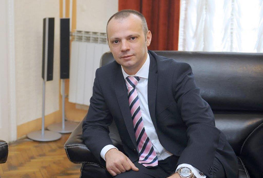 MEDIJSKI LINČ ALEKSANDRA RODIĆA: Hajka nastavljena novim lažima, Kurir ...