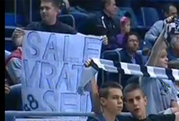 (FOTO) GROBARI PAVLOVIĆU: Sale, vrati se da nabadabadamo zajedno! | Kurir