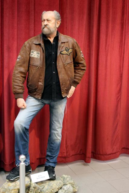 (FOTO) PALMINA KOLEKCIJA: Pogledajte voštanu figuru Vuka Bojovića | Kurir