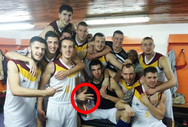 SKANDAL U BOSNI: Otpustili srpskog košarkaša jer je pobedu proslavljao ...