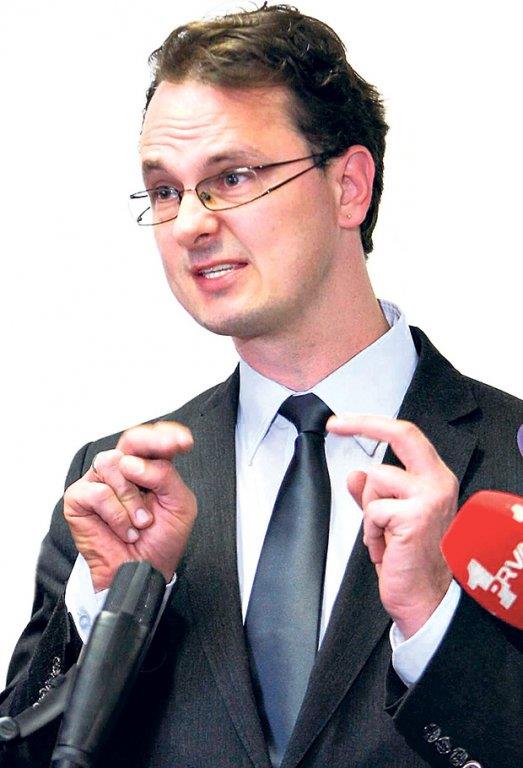 RASULO: Ministar Verbić rasipa šest milijardi na gluposti | Kurir