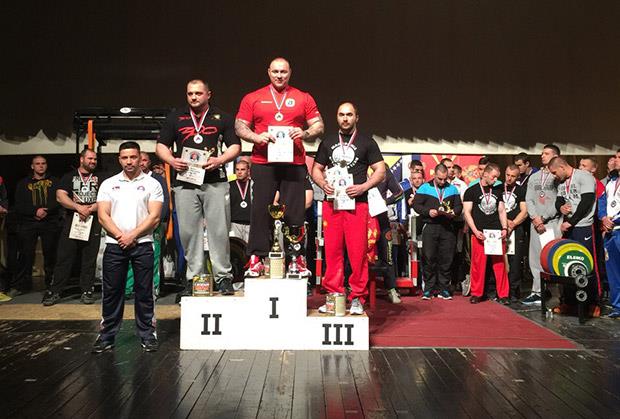 PODIGAO 250 KILOGRAMA: Rade Savić šampion Balkana | Kurir