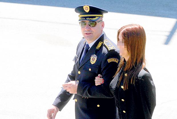 U DUGOVIMA DO GUŠE: General Simić duguje pola miliona zbog Ljupke ...