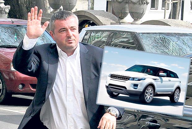 RASIPNIK: Dušan Bajatović na 4 džipa spiskao 17 miliona! | Kurir