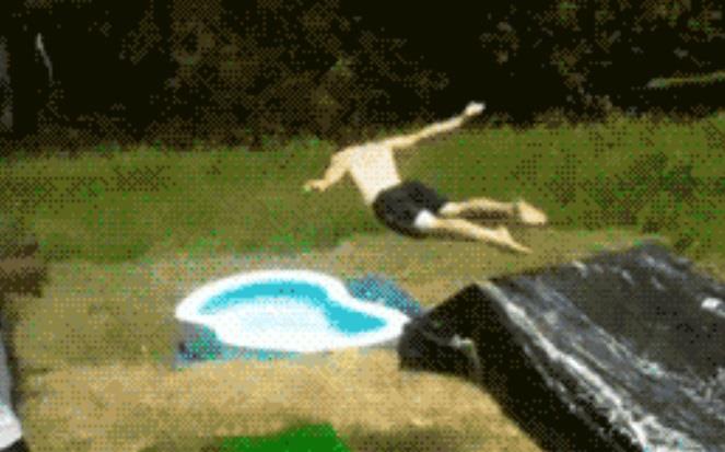 (GIF) LETO JE SUPER ZABAVNO: Sve do momenta dok se ovako ne razbijete ...