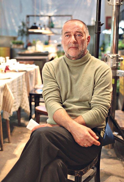 MLADEN NELEVIĆ ZA KURIR: Samo ujedinjeni jugoslovenski umetnici mogu da ...