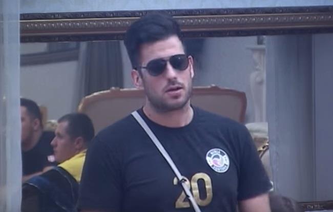 ODBILA GA, PA JE PLJUJE Željko: Zorica je lepa, ali glupa! | Kurir