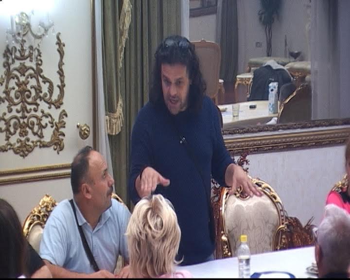 ČUPO RASPLAKAO SVE U PAROVIMA: Ovo je njegova tužna životna priča | Kurir