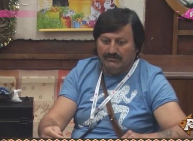 (VIDEO) RADAŠINE, ZAR U TVOJIM GODINAMA: Farmer igra po klubovima u ...