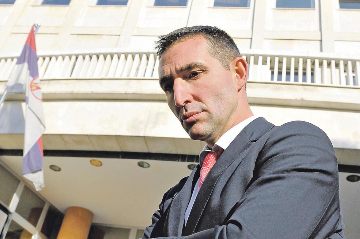 POVUKAO SE U ILEGALU POSLE POLITIKE, A SAD JE OPET U ŽIŽI: Gde je i šta ...