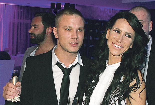 (FOTO) NIKOLIJA GA TEŠI: Evo kako izgleda Relja Popović posle MAJČINE ...