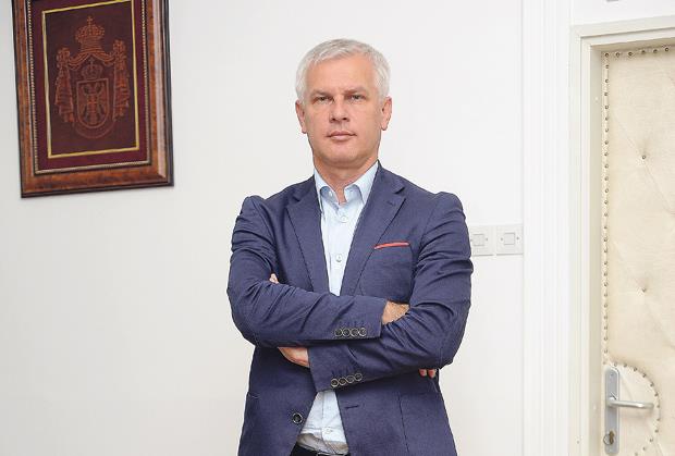 BAHATOST U SRBIJAVODAMA: Puzović spiskao 800.000 na privatne preglede ...