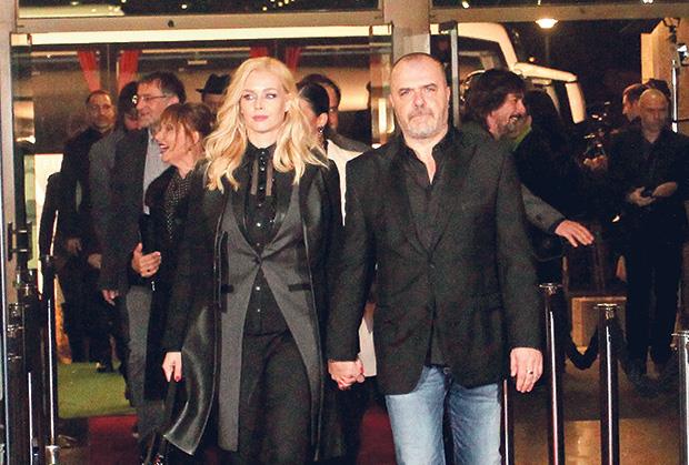 (KURIR TV) PREMIJERA FILMA STADO: Kojo svoj prvenac posvetio kumu Mandi ...