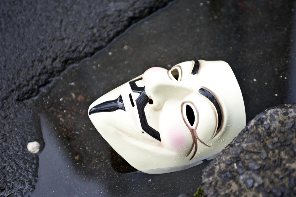 SETI SE, SETI SE... Videli ste ovu MASKU hiljadu puta, ali da li znate ...