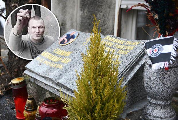 BEOGRADSKI KRIMINALAC SALE MUTAVI DOBIO SPOMEN-PLOČU U CENTRU GRADA ...