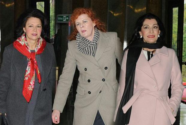 (FOTO) KAO NA MODNOJ REVIJI: Ovako su se poslanici doterali za nastavak ...