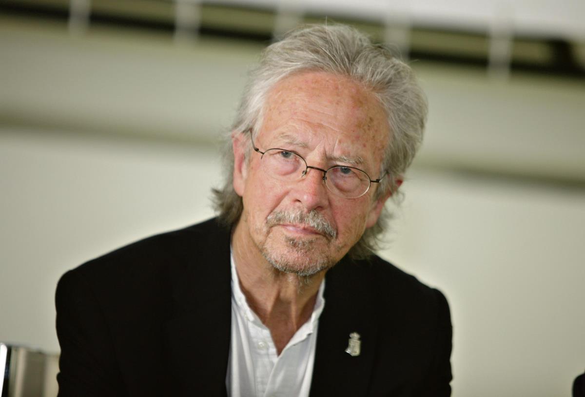 HANDKE SE TAČNO SEĆA DANA KADA SU BOMBE ZASULE SRBIJU: Sećam se svega ...