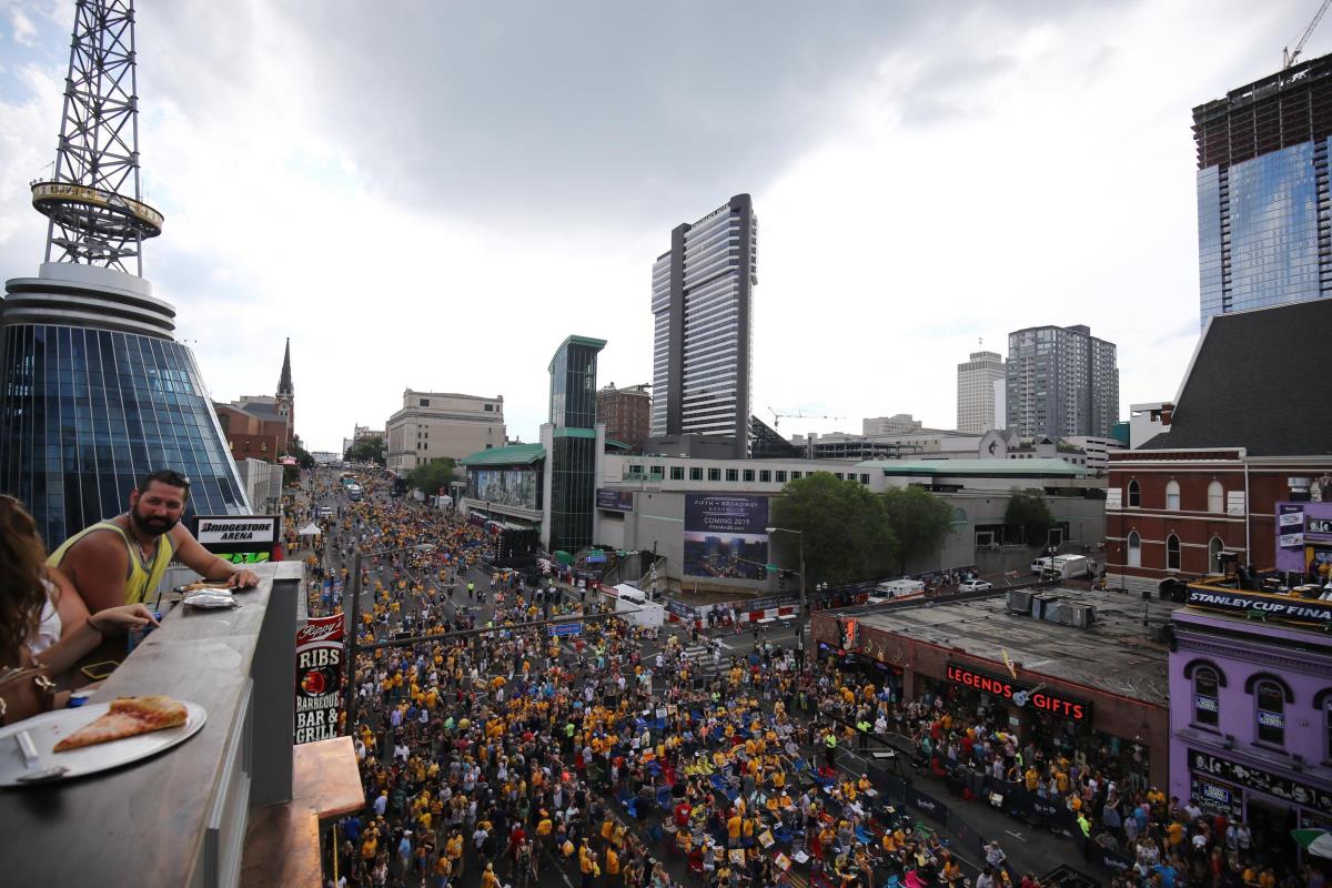 (VIDEO) SPEKTAKULARNA PROSLAVA STENLI KUPA: 65.000 ljudi pozdravilo ...