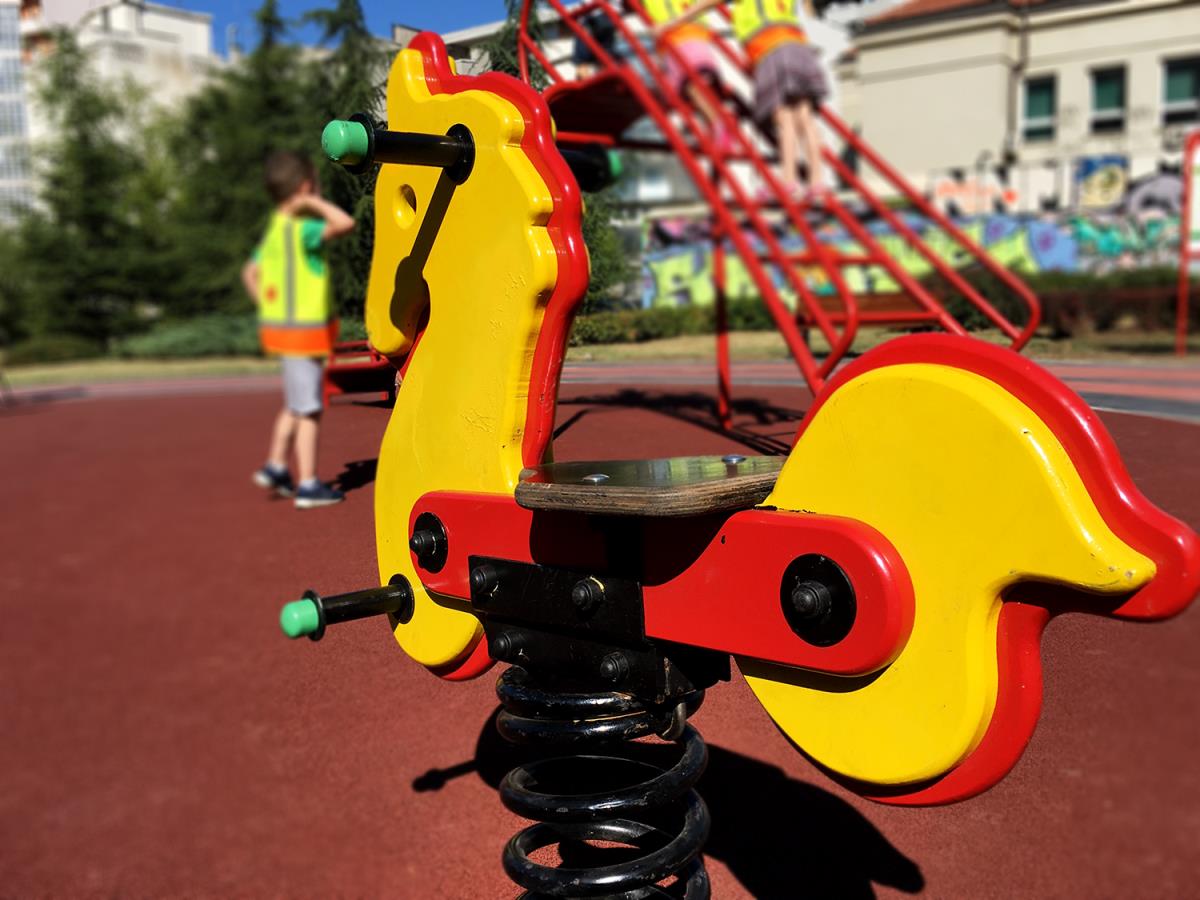 OD 23. NOVEMBRA I DEČJA IGRALIŠTA IMAJU PRAVILNIK: Moraće da izgledaju ...