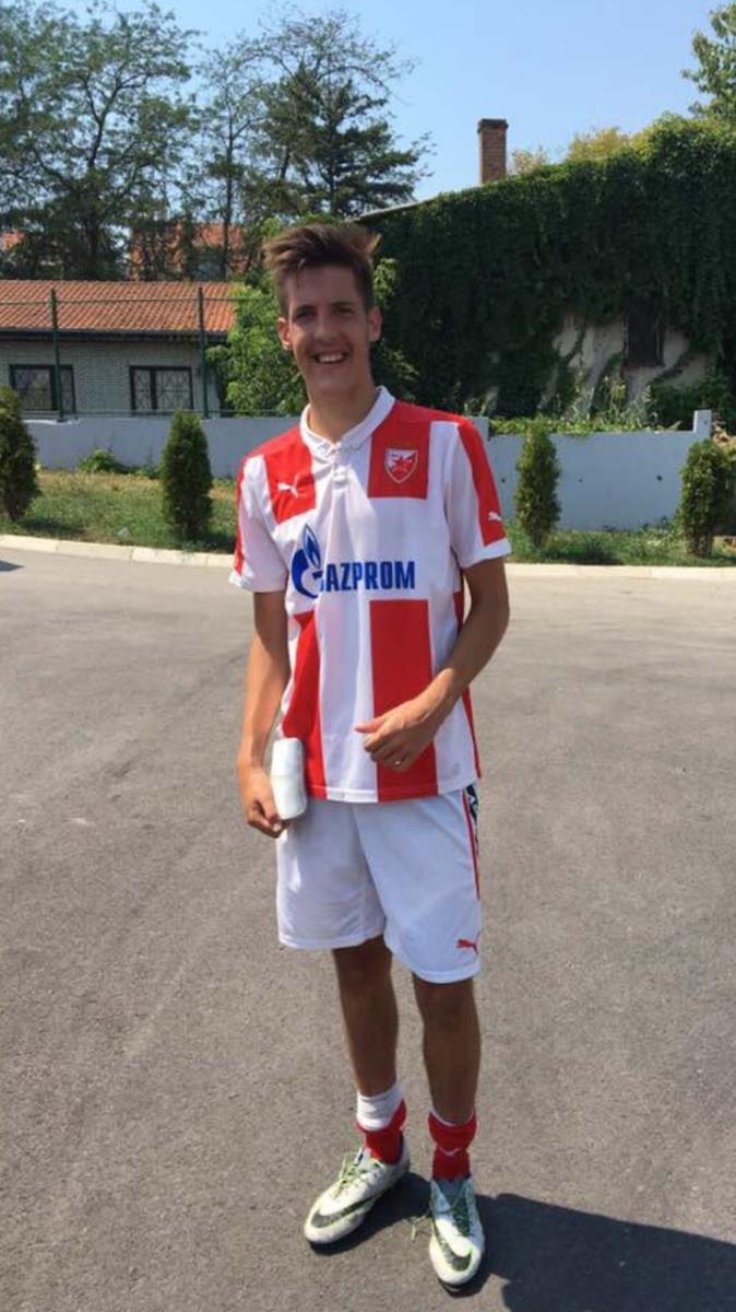 TALENTOVANI FUDBALER ZALJUBLJEN U CRVENO-BELU BOJU: Luka Nedić iz ...