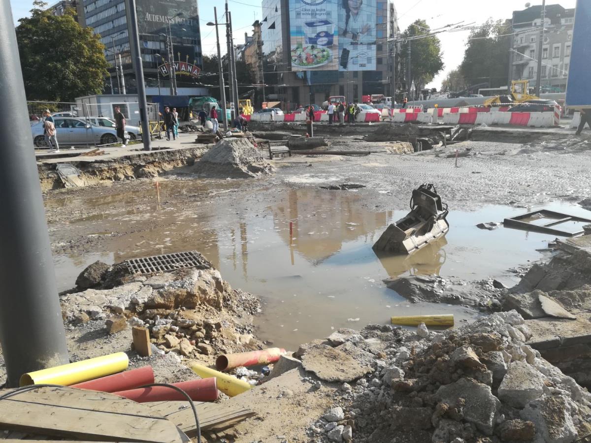 KURIR TV NA SLAVIJI, TVITER GORI ZBOG POPLAVE: To je danas plaža! Pukla ...