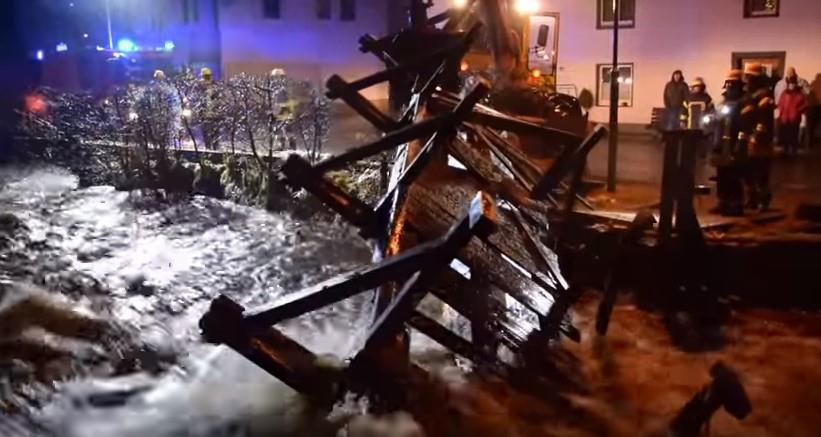 (VIDEO) POSLE OLUJE STIŽU POPLAVE: Nemački gradovi pod vodom! | Kurir