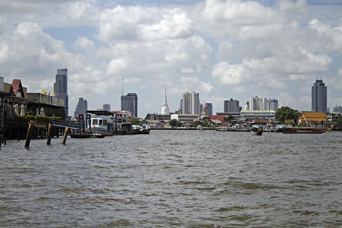 (VIDEO) GRAD GREHA: Ovaj metropolis bukvalno tone zbog seks-industrije ...