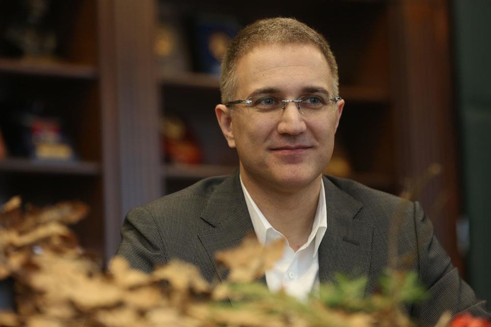 STIGAO MALI FILIP! NEBOJŠA STEFANOVIĆ DOBIO SINA: Ministar unutrašnjih ...