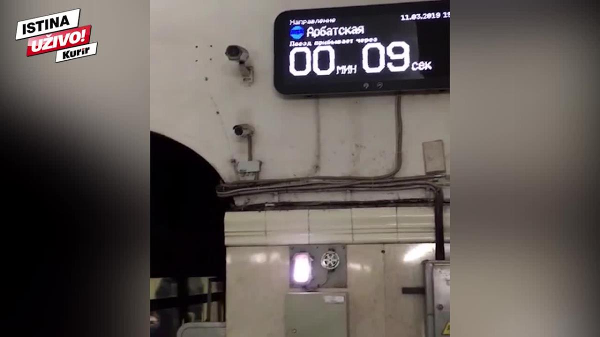 RUSKI METRO STIŽE U SEKUND: Podzemna železnica u Moskvi tačnija od ...