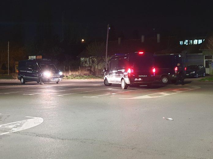 MASOVNA TUČA U NOVOSADSKOJ KAFANI: Policija došla sa najmanje 3 marice ...