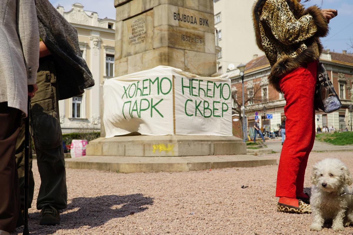 NEĆE PEŠAČKU ZONU NA TOPLIČINOM VENCU: Protest stanara iz zgrada oko ...
