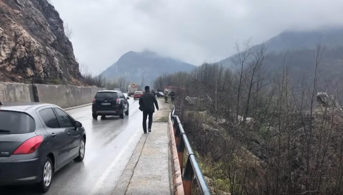 TRAGEDIJA NA PUTU SARAJEVO-PALE: Poginule 4 žene kada je automobil ...