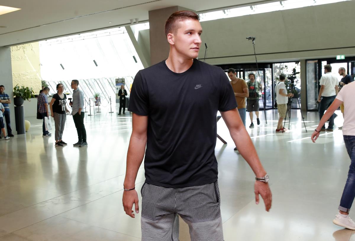 BOGDAN BOGDANOVIĆ NUDI 10.000 DOLARA ZA LADU IZ JUŽNOG VETRA! Hoće da ...