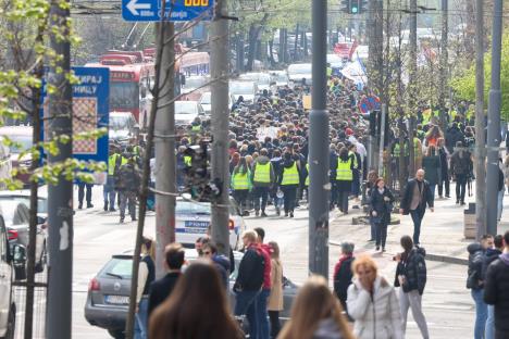Blokaderi zaustavili saobraćaj ispred Skupštine Srbije | Kurir