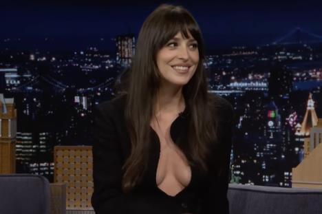 Kris Martin ima novu devojku | Kurir